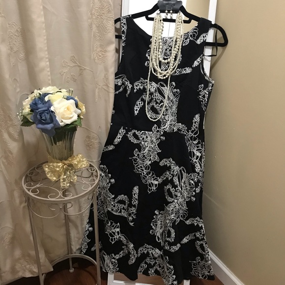 La Belle | Dresses | La Belle Black And White Sleeveless Aline Dress 9 ...